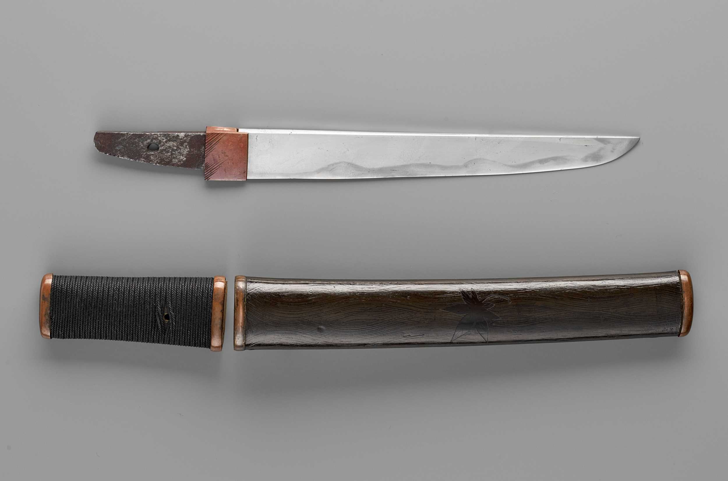 Lot 669 - A TANTO IN AIKUCHI KOSHIRAE